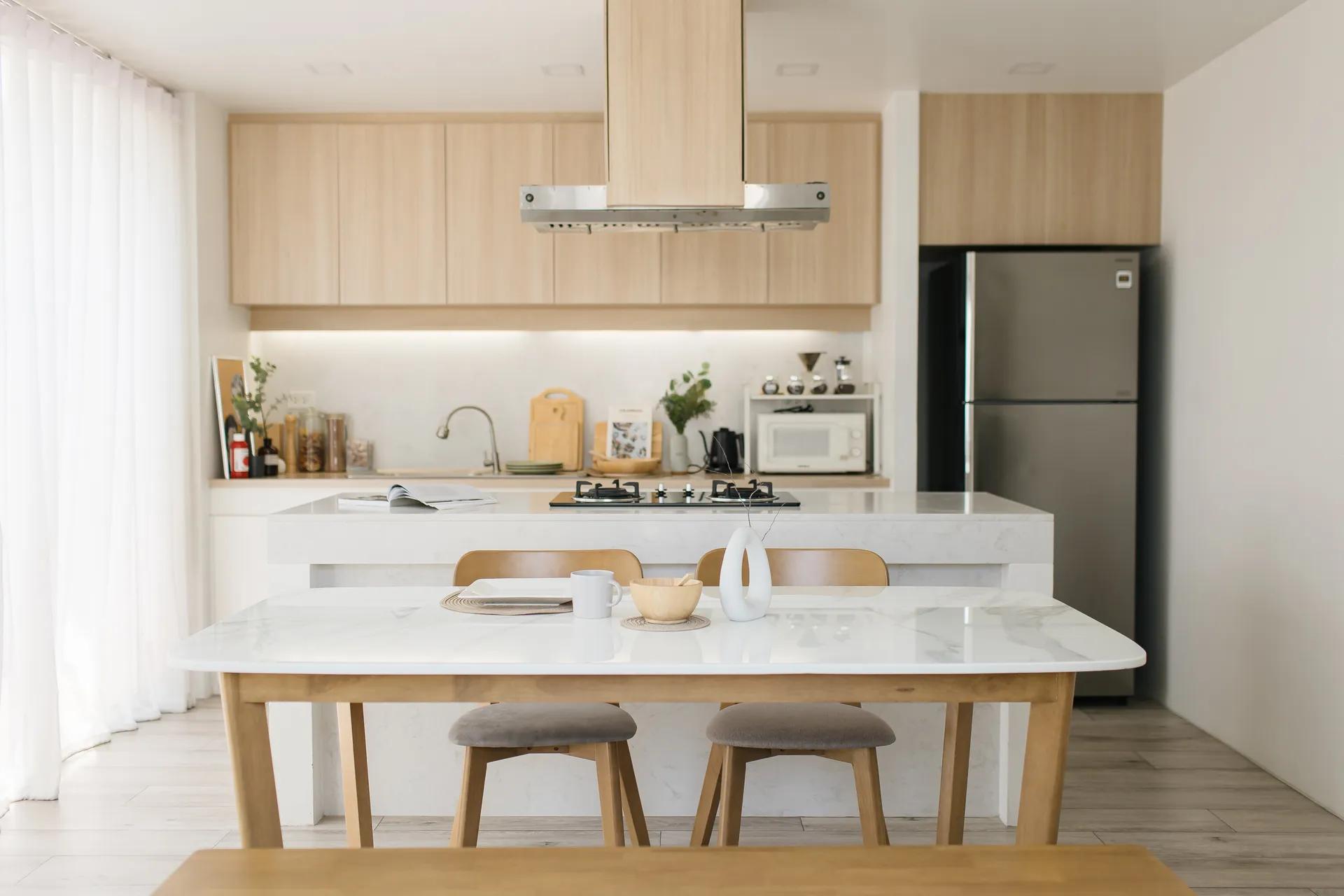 Mobi Dining Set - YKS HOME เฟอร์นิเจอร์ไม้จริง สไตล์มินิมอล